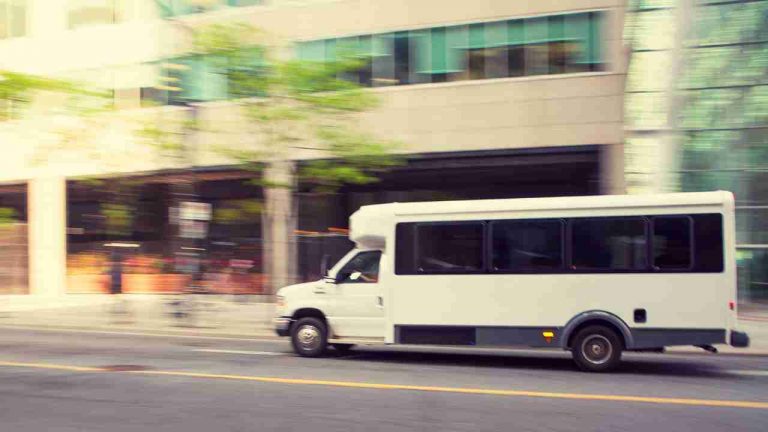 Understanding the Benefits of Microtransit for Urban Mobility - Spedsta